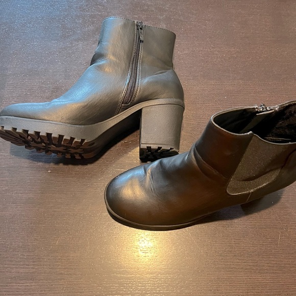 Wanted | Shoes | Host Pick Wanted Brand Black Lug Healed Boots With ...